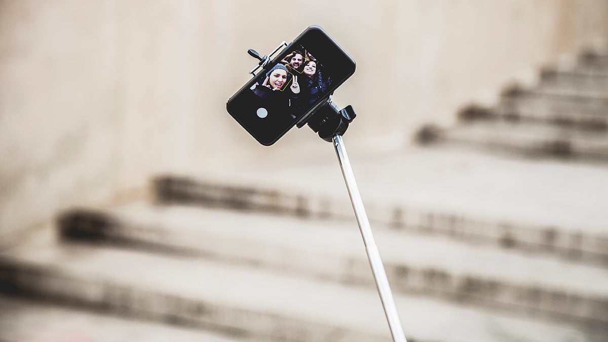 First Selfie Stick Invented in 1980’s