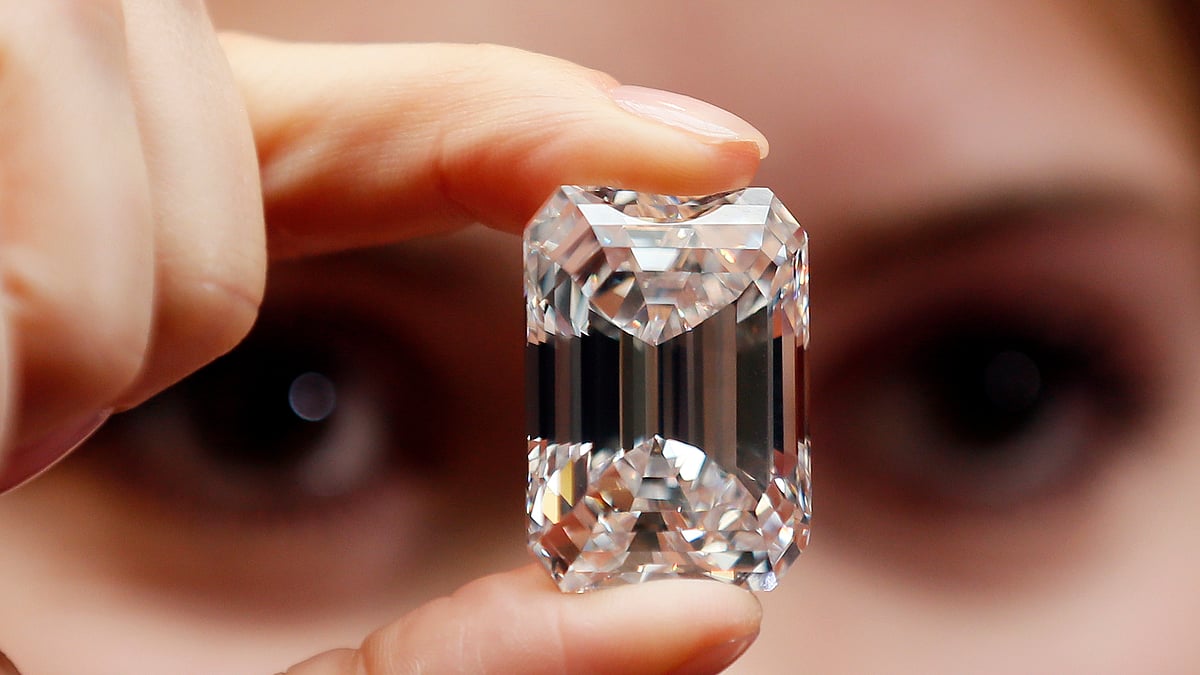 Flawless 100-Carat Diamond Sells for $22.1 Million at NY Auction
