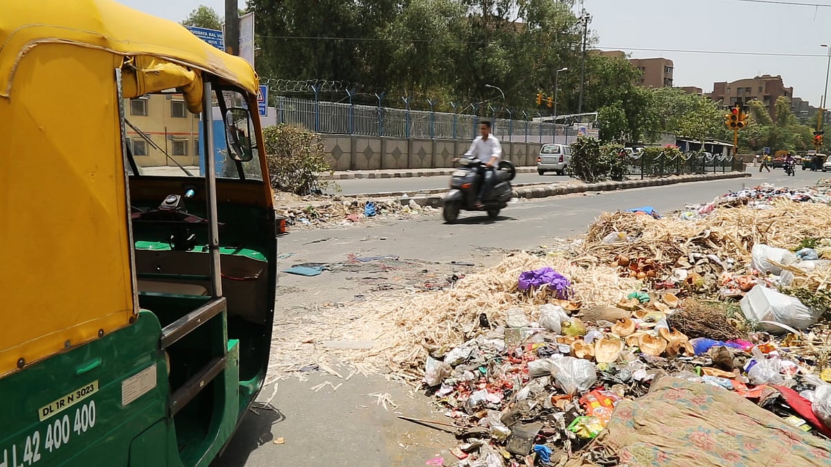 East Delhi Roads Become Garbage Dumps, May Take Weeks to Clean Up