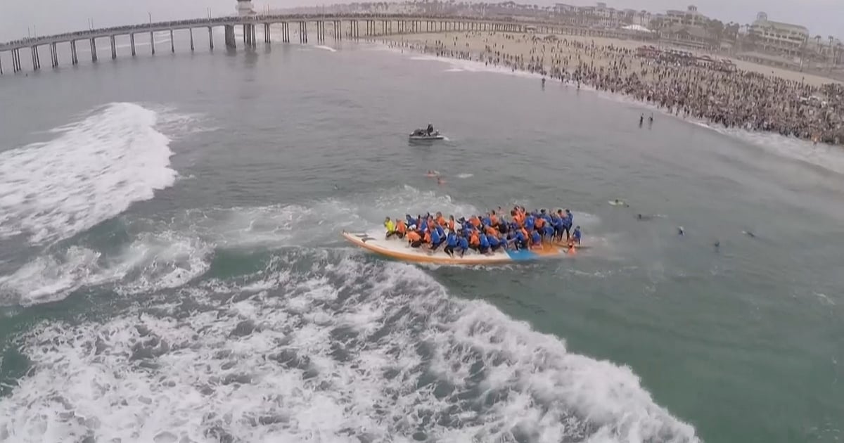 Video: World’s Biggest Surfboard Makes a new Record