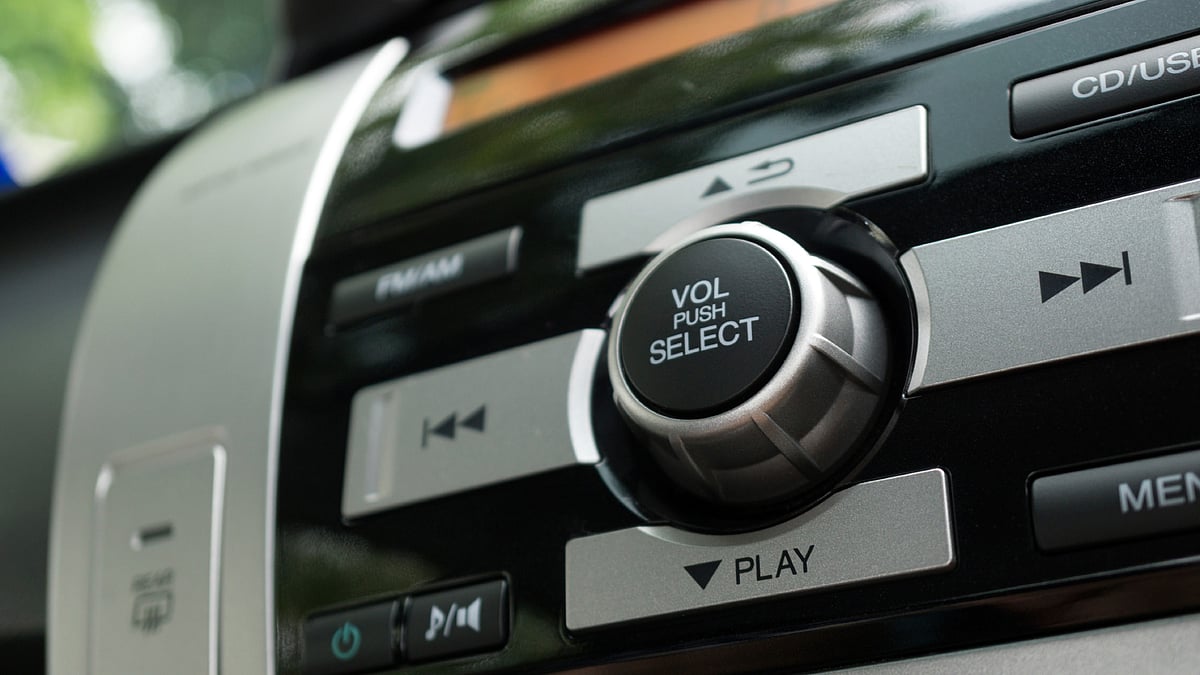 Control Your Car’s Music System With This Smartphone App