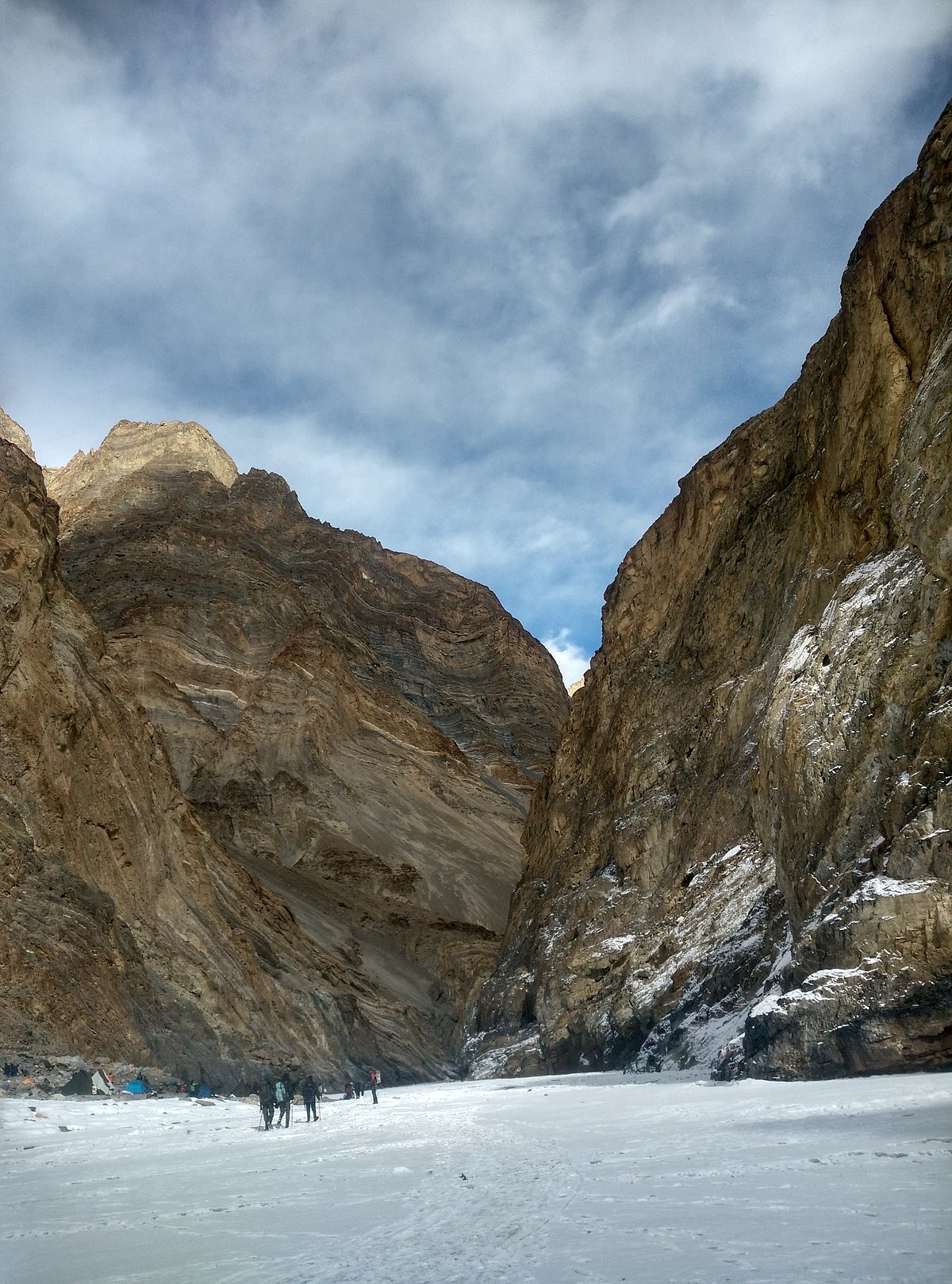 Chadar Trek – A Walk on Ladakh’s Frozen Zanskar River