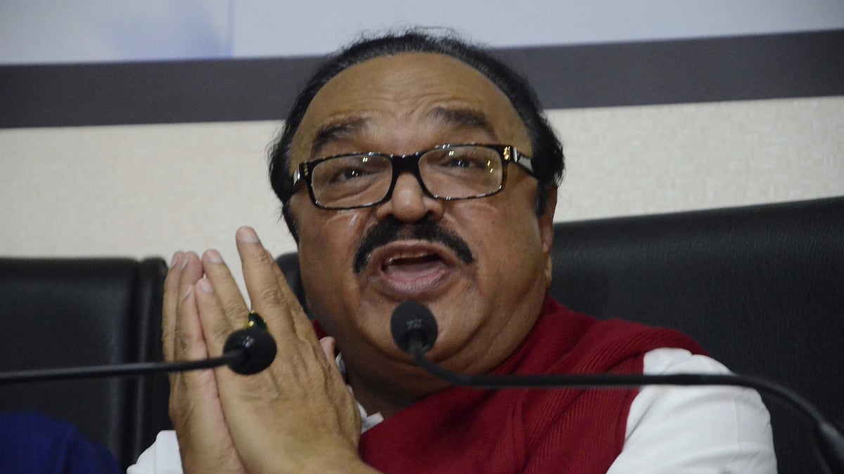 Mumbai News Updates: QMumbai: CM Fadnavis Music Video Row; Chhagan ...