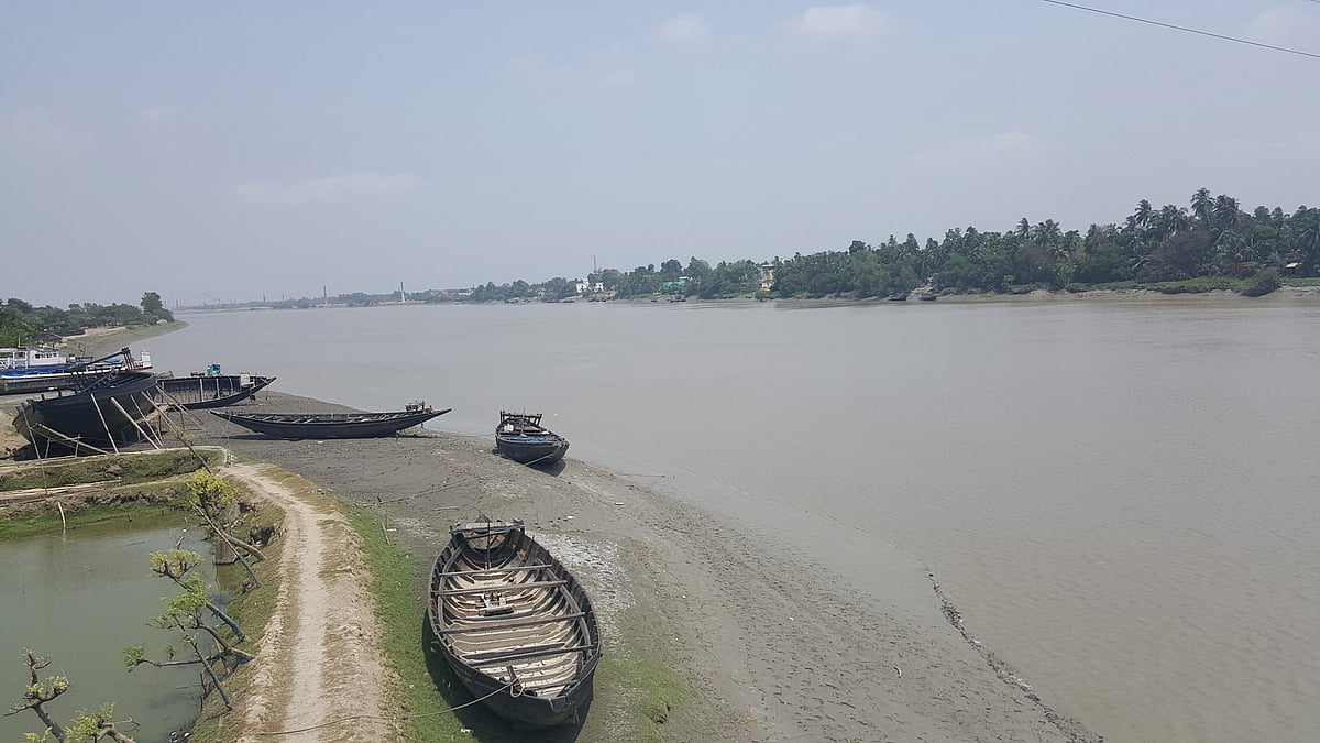 In South Basirhat Borderland, Marching to the Left-Right-Left Tune