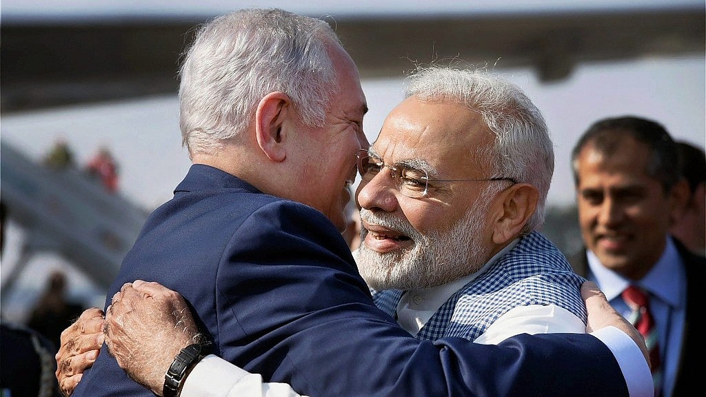 Modi Hugs Only Privileged People, Not Farmers & Jawans: Rahul