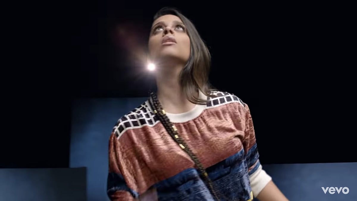 Who are the 26 Women in Maroon 5’s Girls like You