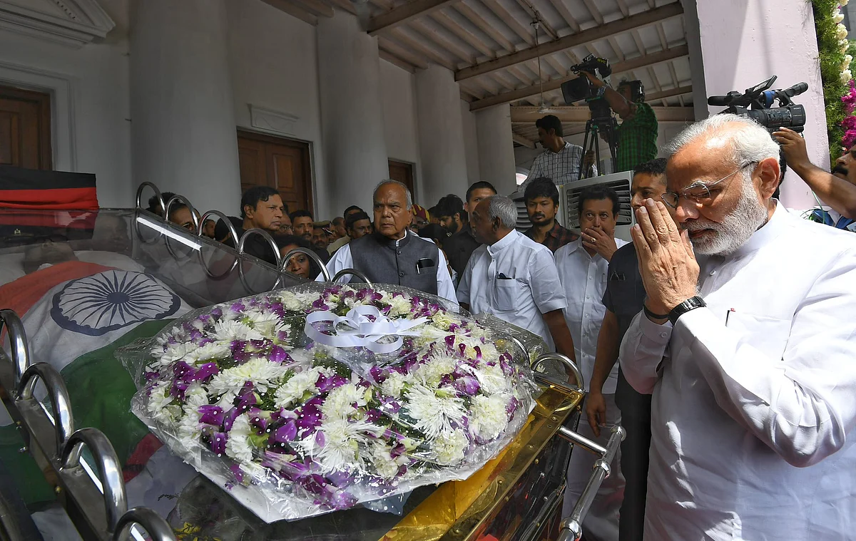 Karunanidhi Death LIVE: Karunanidhi Laid to Rest at Marina Beach, Next to Anna Memorial