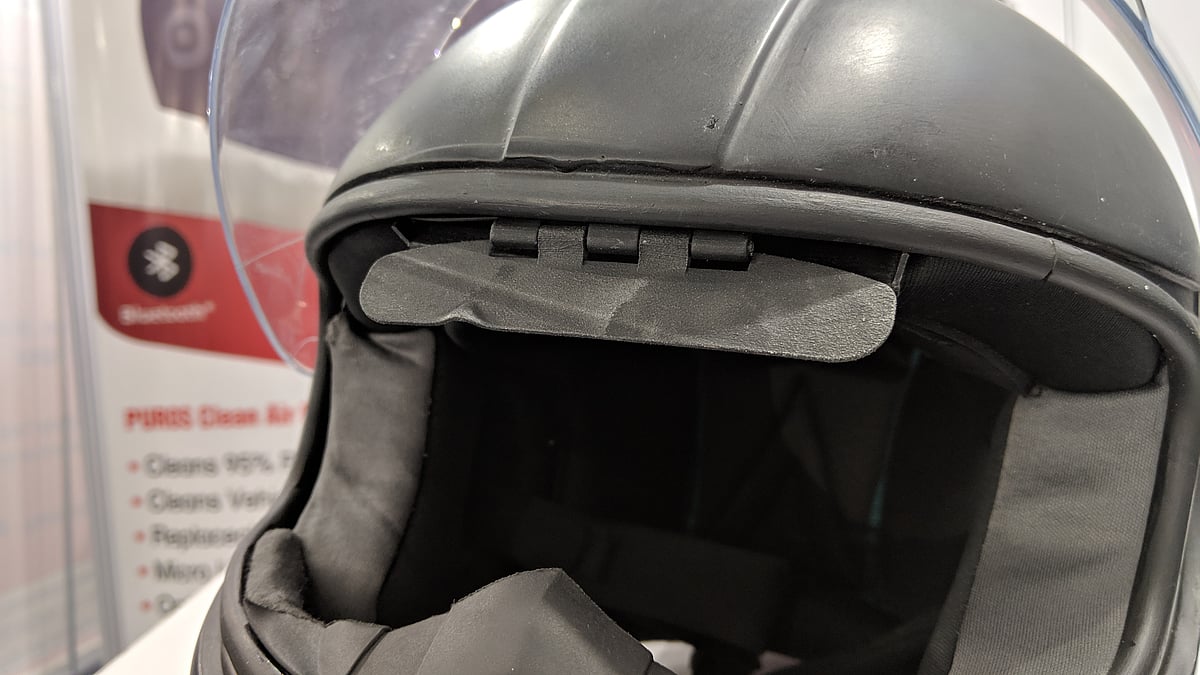 Indian startup has made a helmet with air purifier to fight pollution.