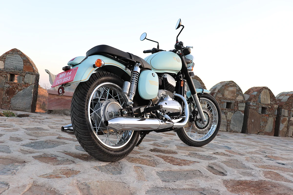 Jawa Classic & Jawa Forty Two Reviews: Here’s What The Experts Say