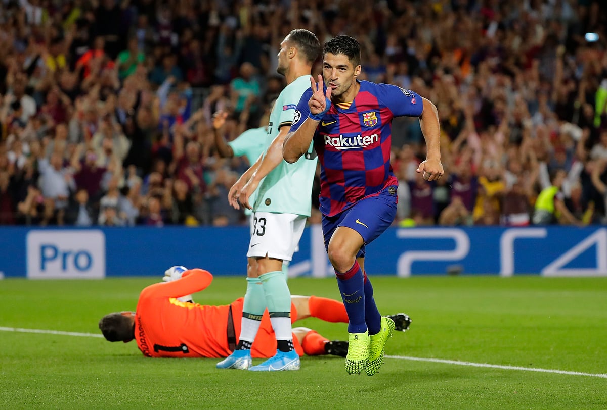 Champions League: Suarez Scores 2 to Give Barcelona 2-1 Comeback Win ...