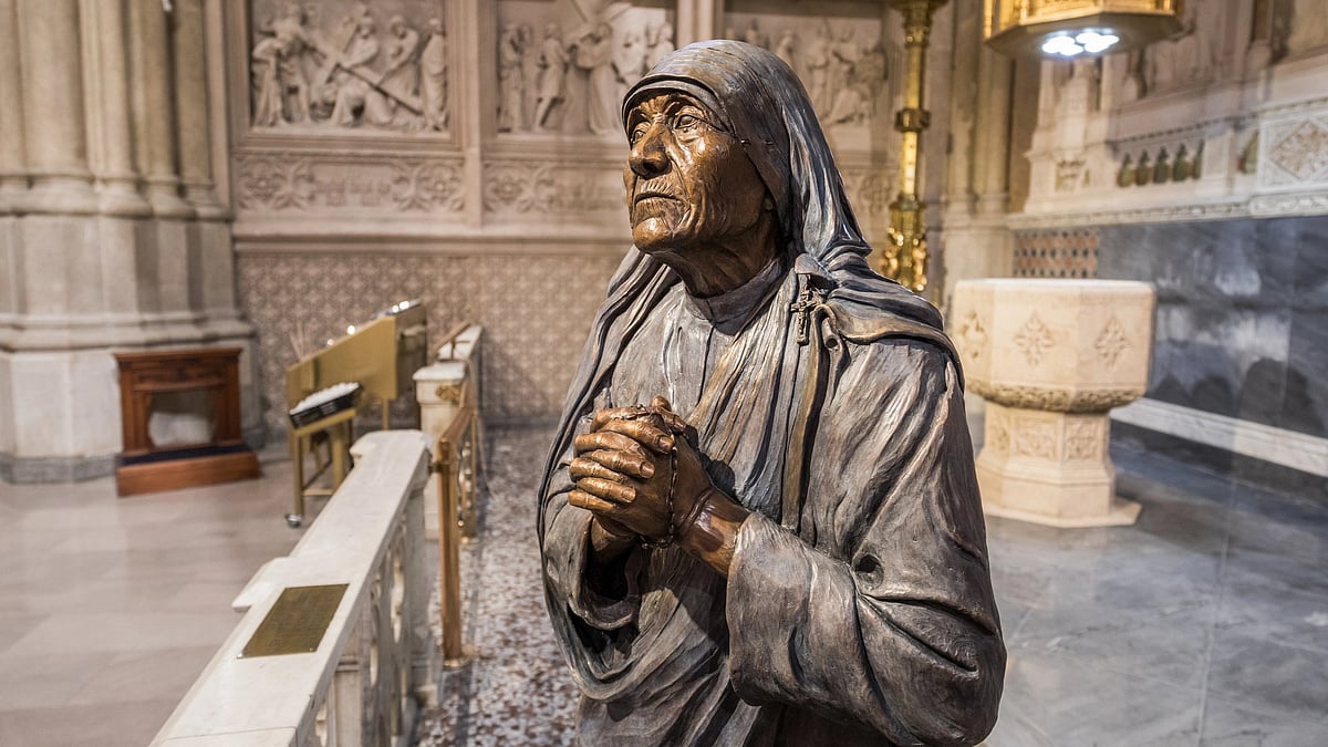 Mother Teresa 113th Birth Anniversary: Famous and Inspiring Quotes by ...