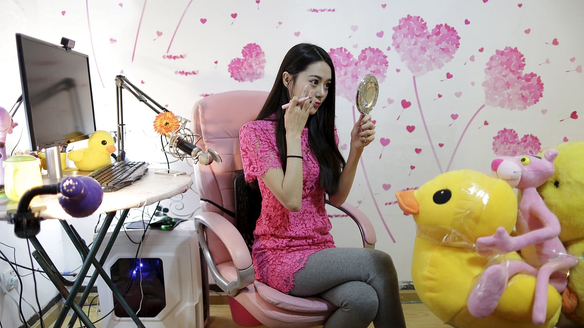 No Sex Please Just Cutesy Flirting For Chinas Online Hostesses