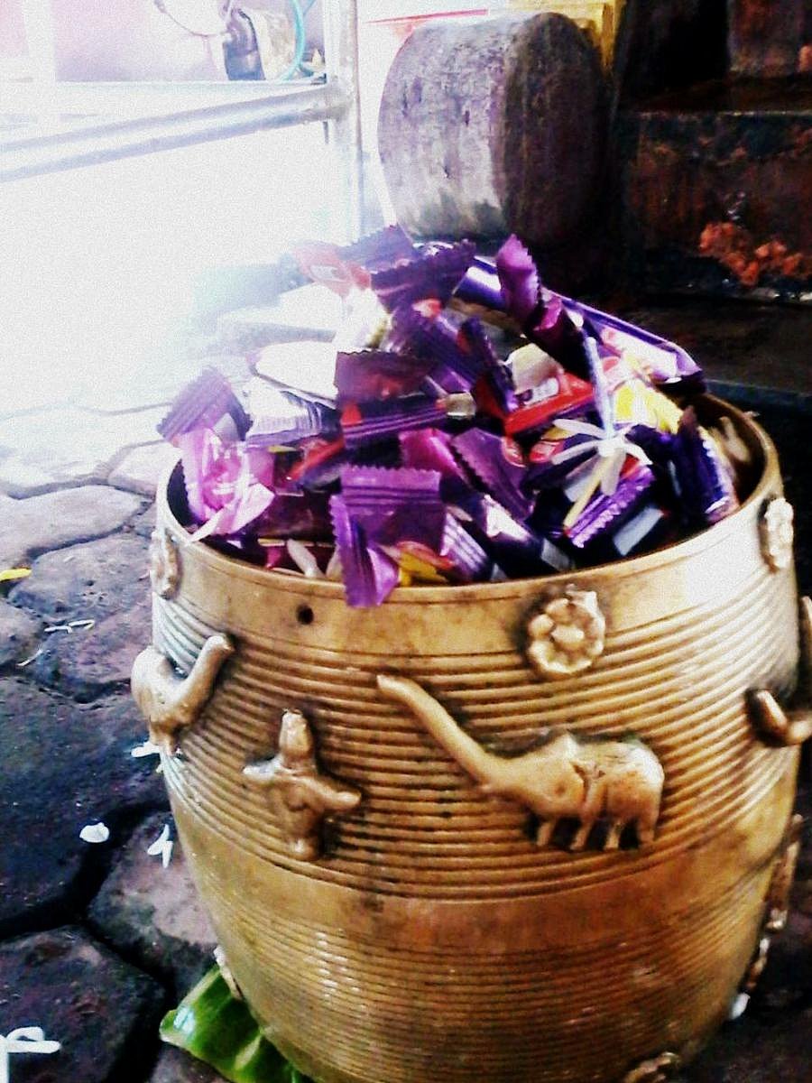 Meet Munch Murugan, a God who Developed Taste for Chocolates