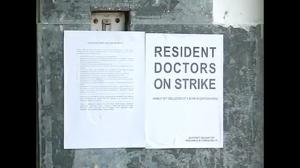 Delhi Resident Doctors Call off 2-day Strike as Govt Invokes ESMA