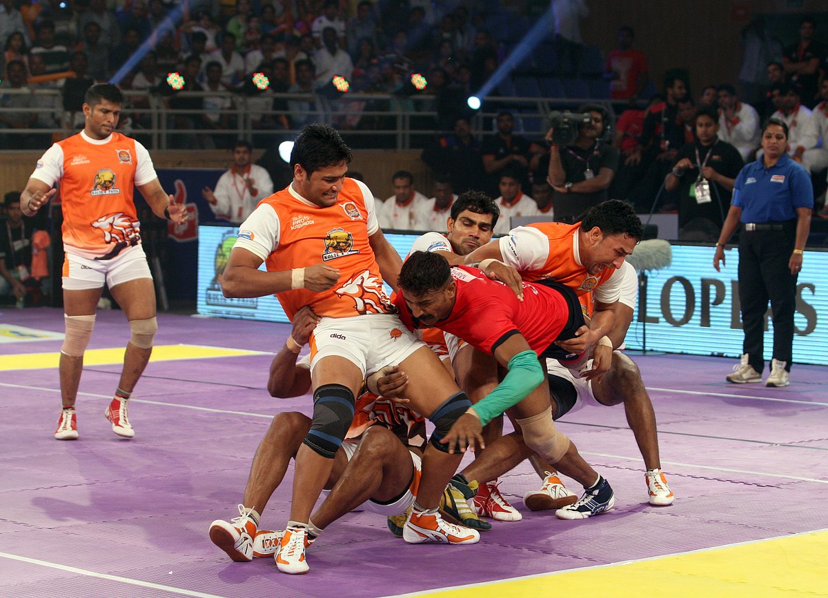 Puneri Paltan Beat Dabang Delhi in the Pro Kabaddi League
