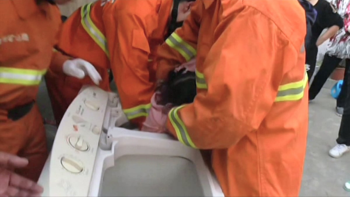 Firemen Rescue 4-Year-Old Girl Stuck in Washing Machine