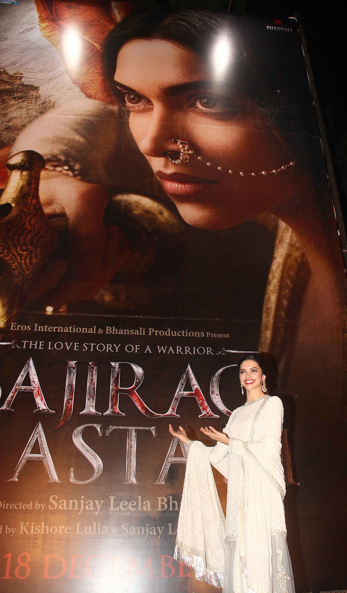 In Pics: Deepika Padukone Unveils the Glamorous ‘Mastani’ Poster