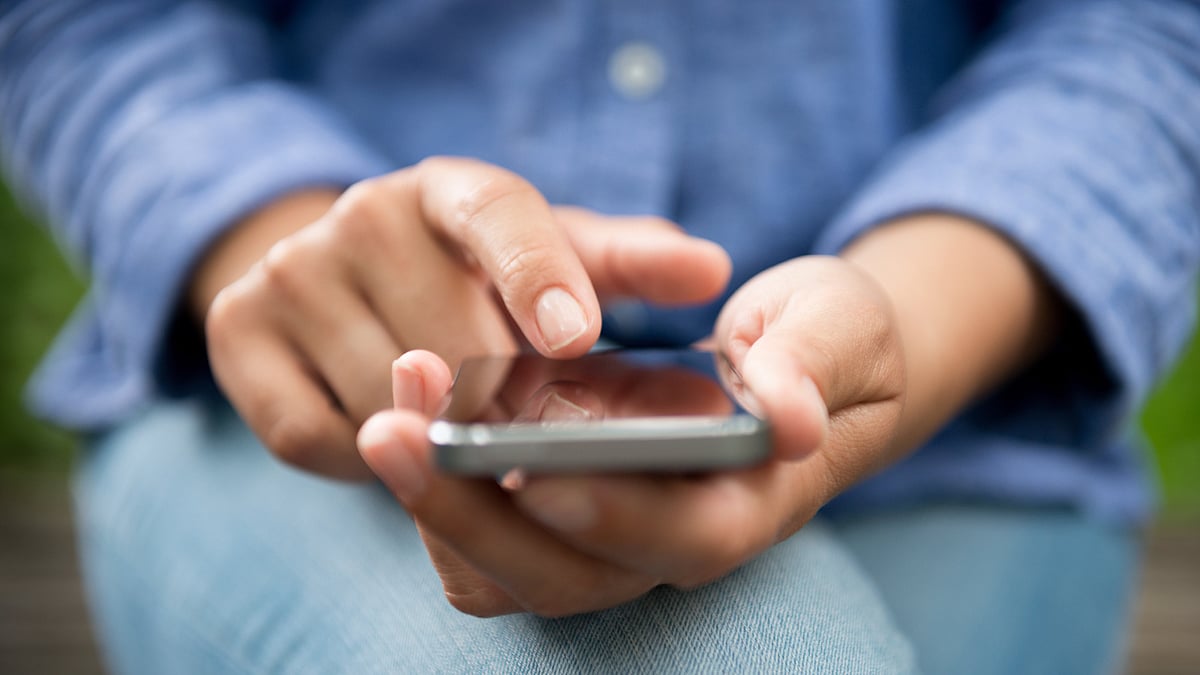 You’ve Got a Severe Case of iHunch, Thanks to Your Smartphone