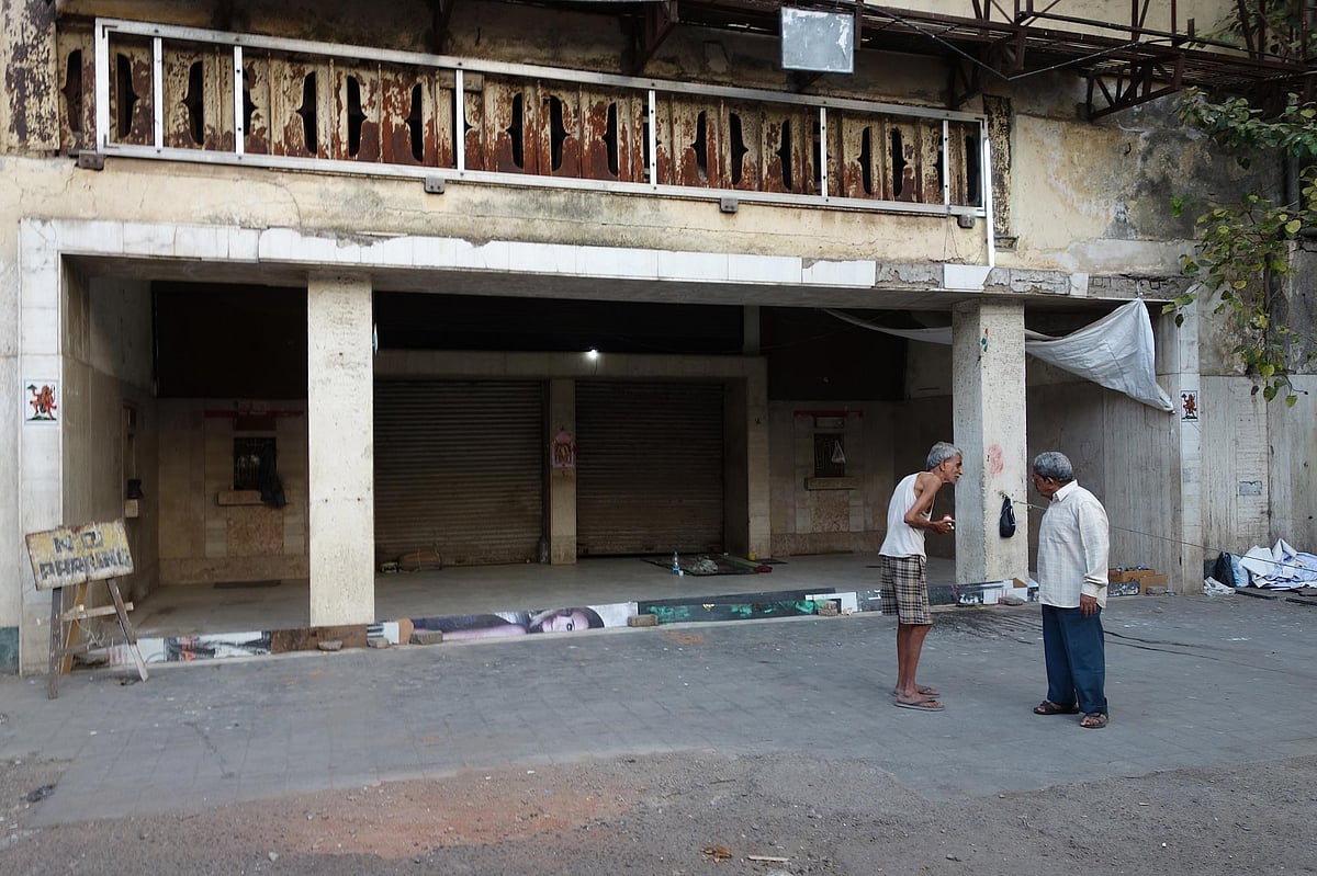 India’s Once-Iconic Movie Theatre Naaz Now Resembles a Ghost Land