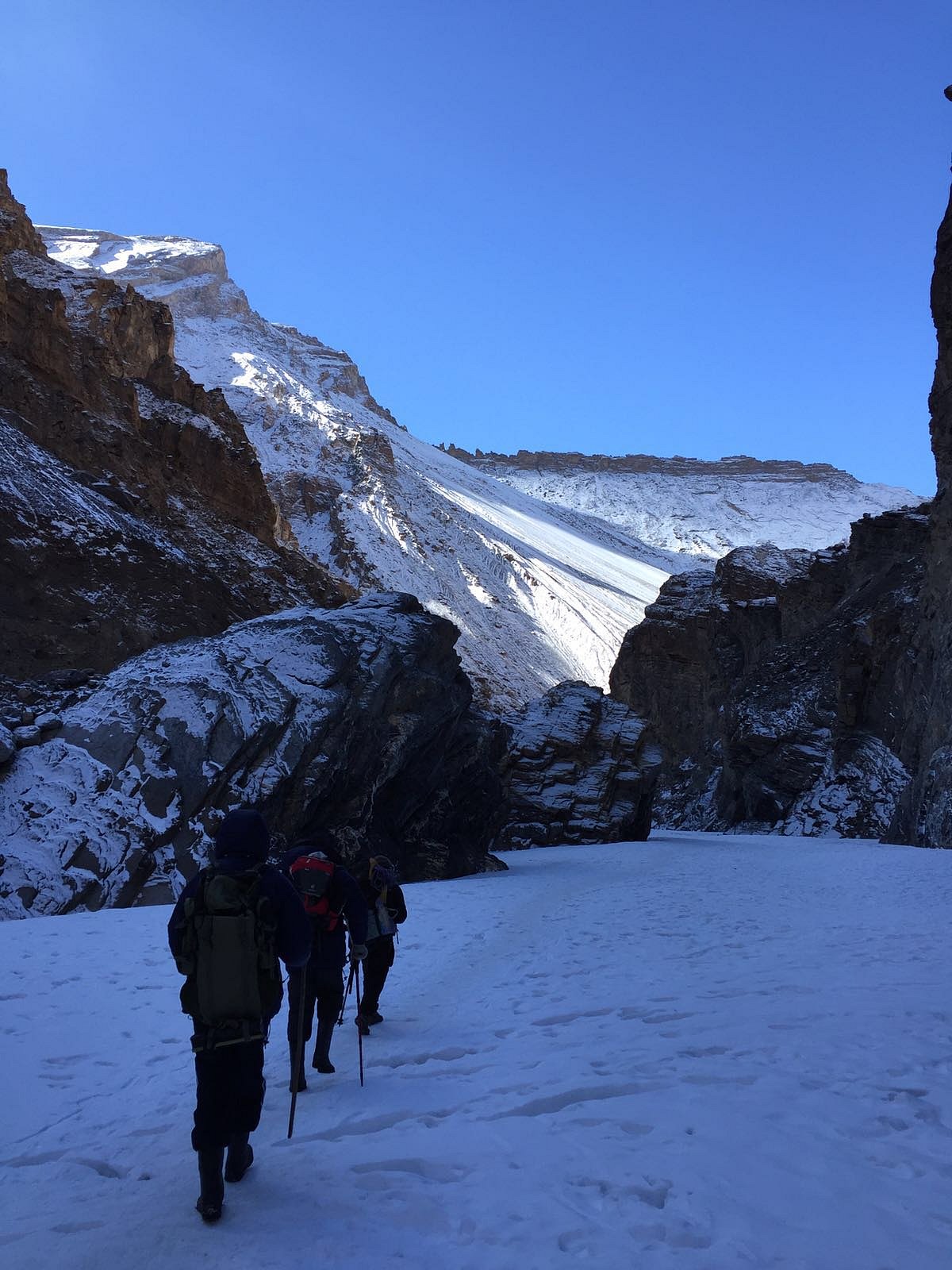 Chadar Trek – A Walk on Ladakh’s Frozen Zanskar River