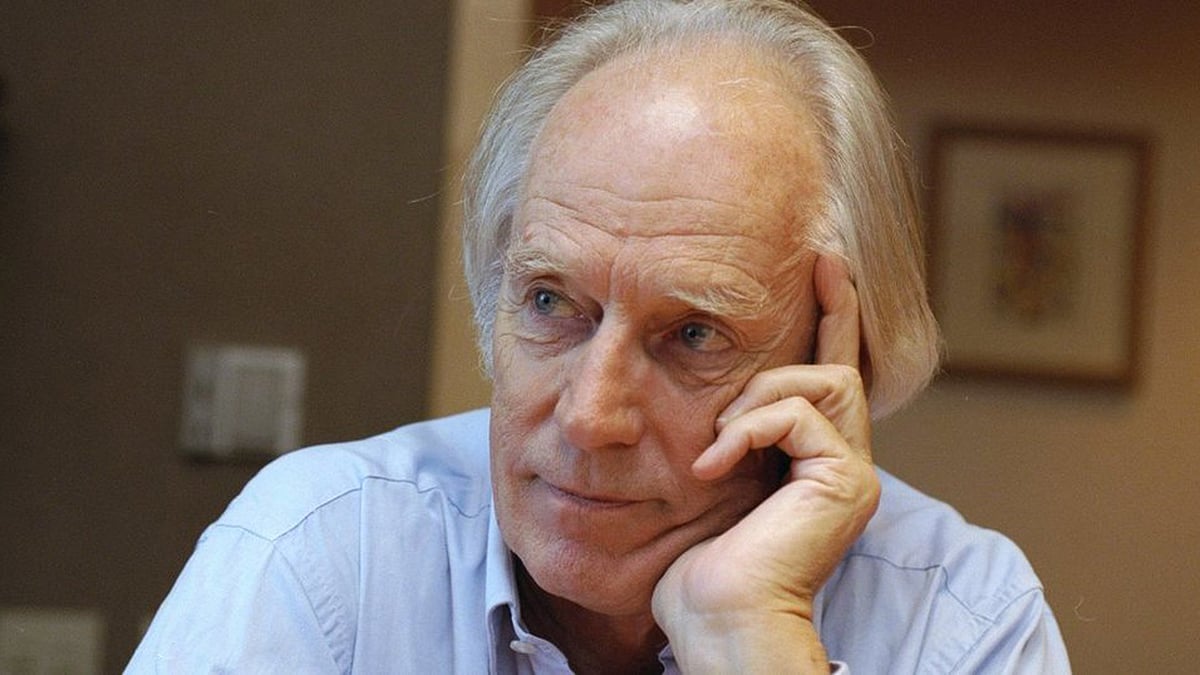 Legendary Beatles Producer George Martin Dies at 90