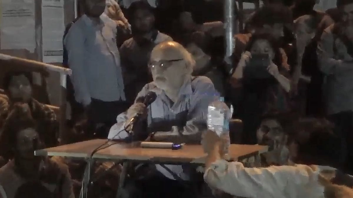 Scholar Partha Chatterjee Lectures Students on ‘Azaadi’ at JNU