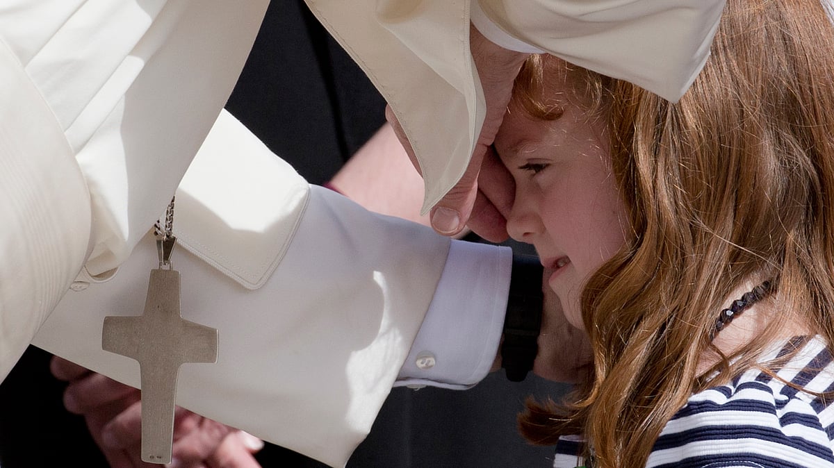 US Girl Who’s Losing Her Sight Met the Pope as Part of Bucket List