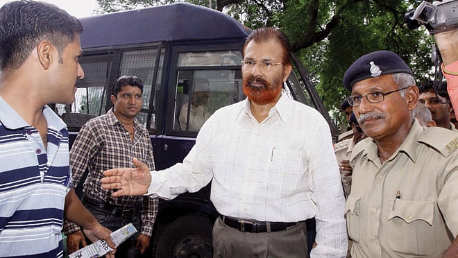 Special CBI Court Allows DG Vanzara to Enter and Stay in Gujarat