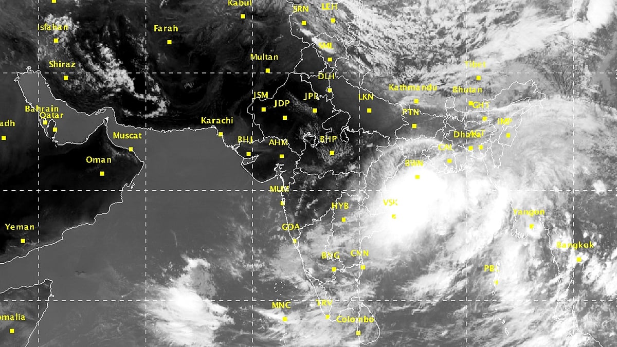 Cyclone Roanu Claims 5 Lives in Bangladesh, Odisha on High Alert