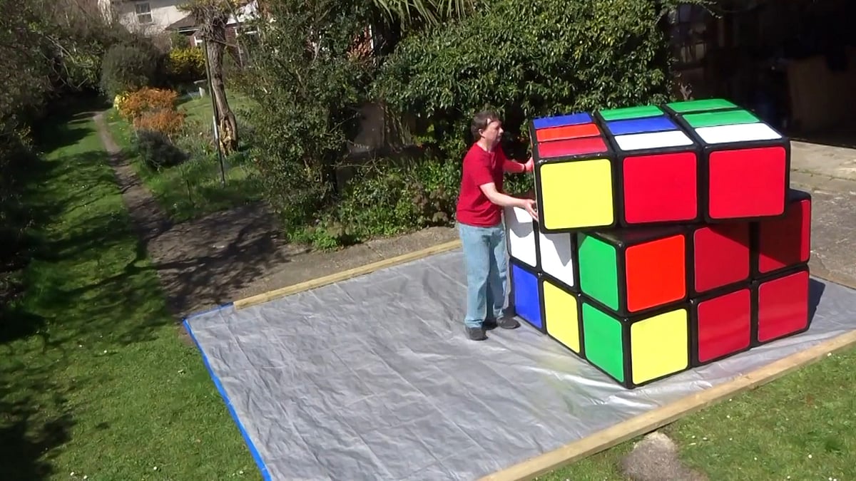 Man Solves World’s Largest Rubik’s Cube