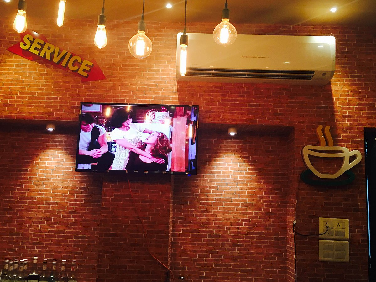 FRIENDS Cafe Opens in Kolkata & It Looks as Perfect as You’d Hoped