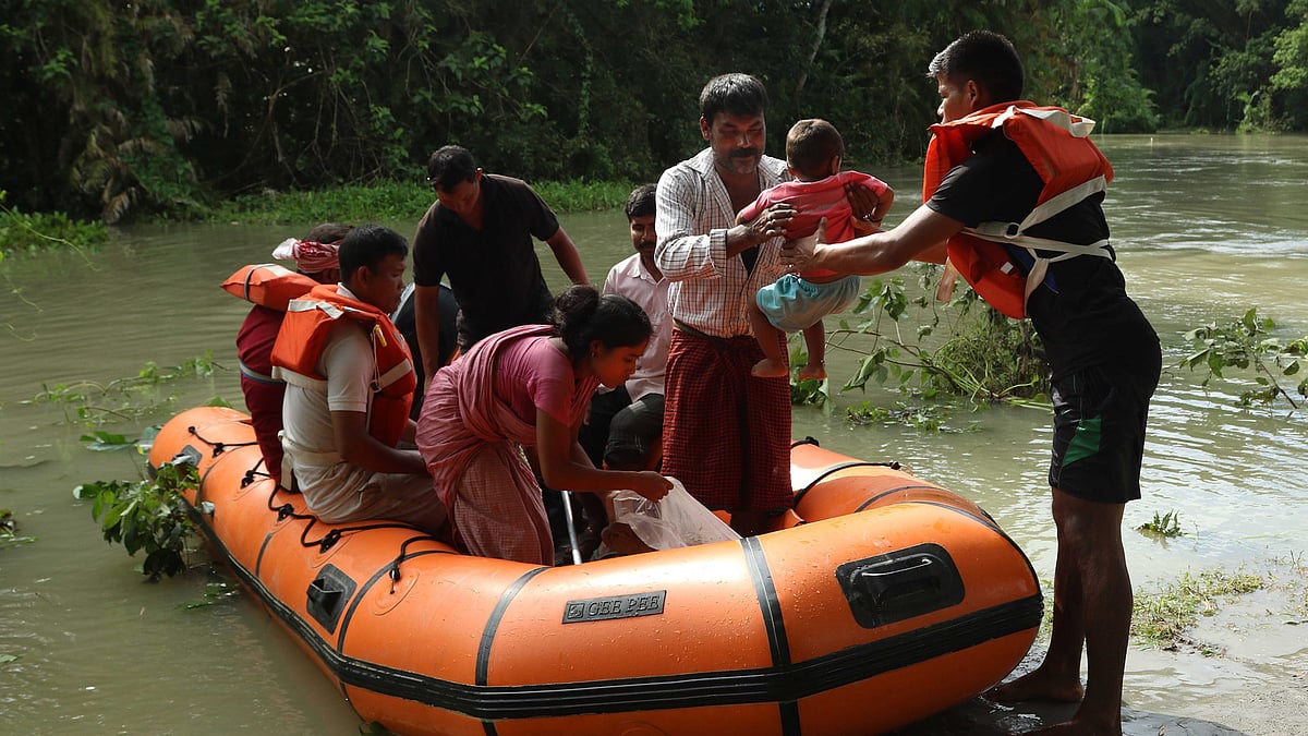 44 Disaster Relief Teams Deployed in 12 States; 894 Rescued