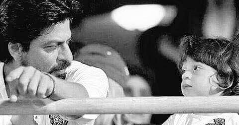 SRK Has Got To Be The Most Endearing Dad In B-Town