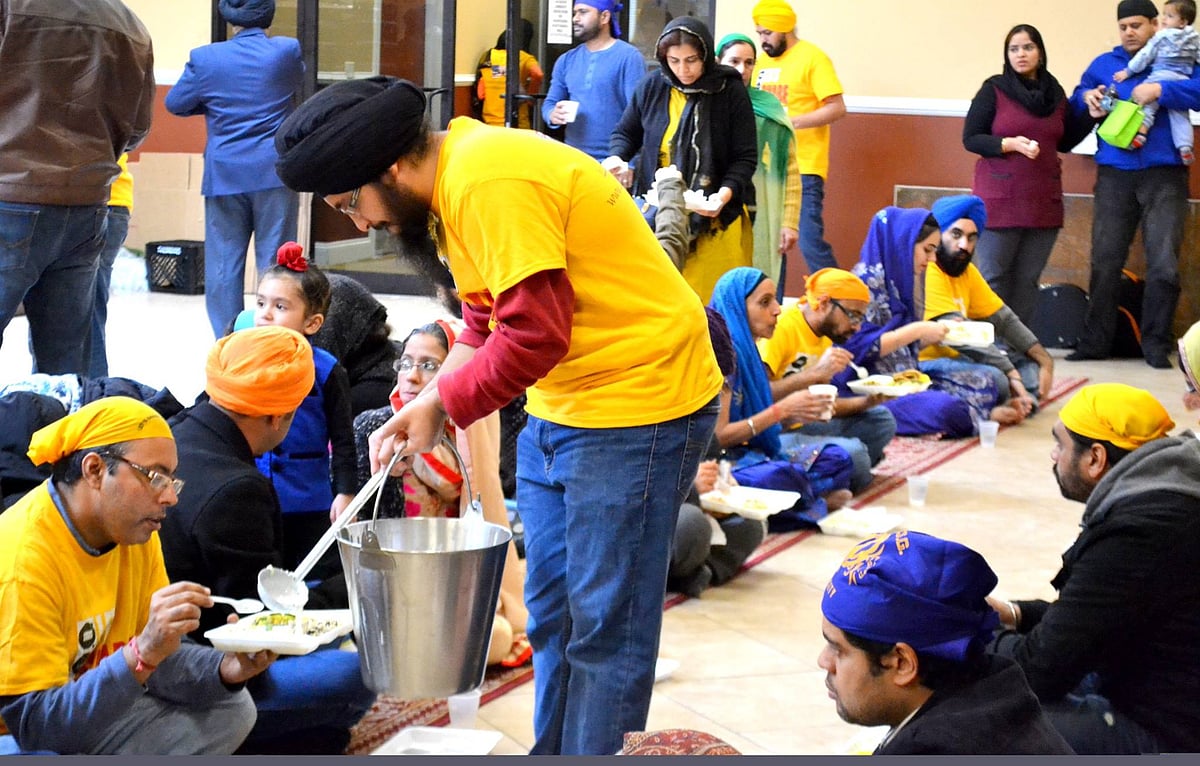 These Sikhs in New Jersey are Spreading Smiles by Sharing a Meal