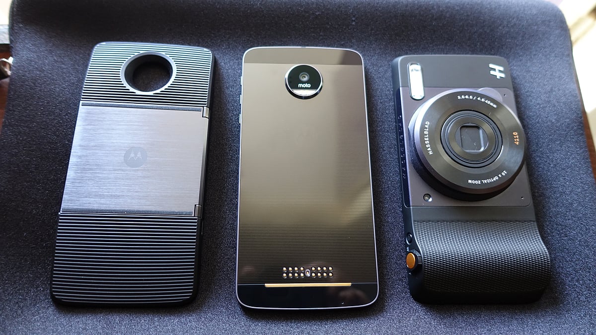 Review: Moto Z With Insta-Share Projector Is Alluring but Pricey