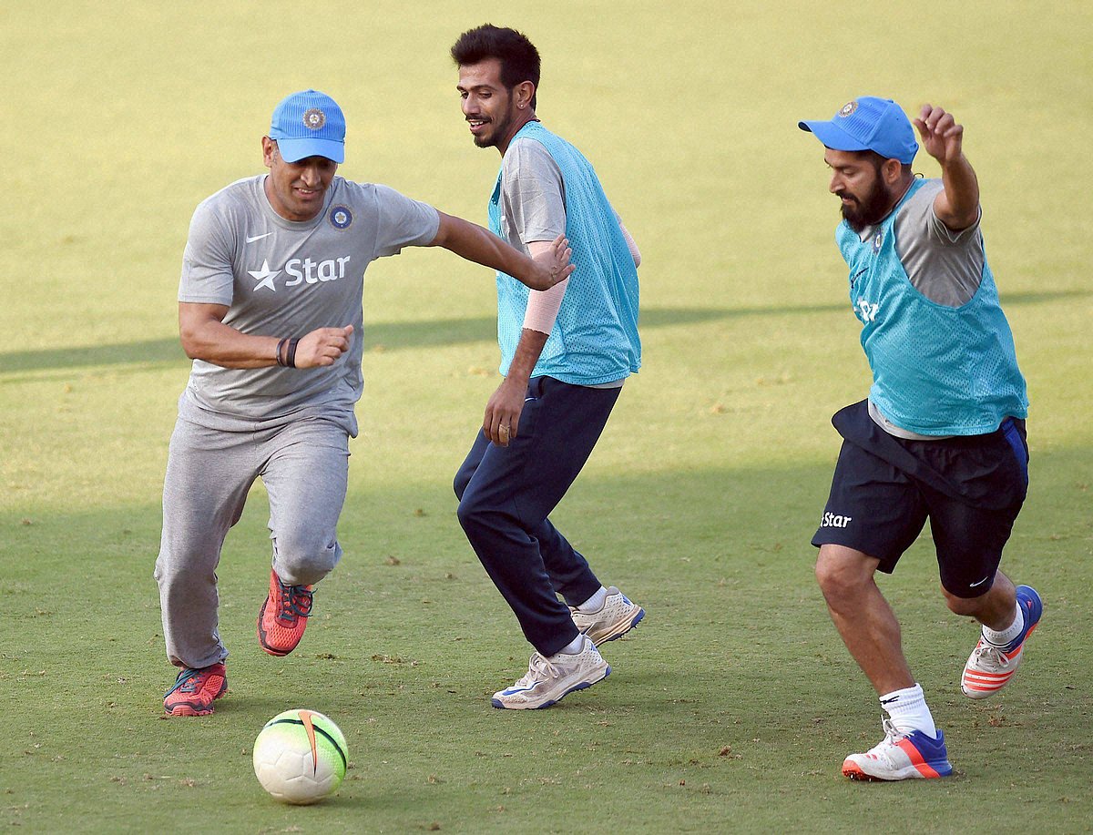 Watch MS Dhoni’s Bowling Action as India Prep for ODIs vs England