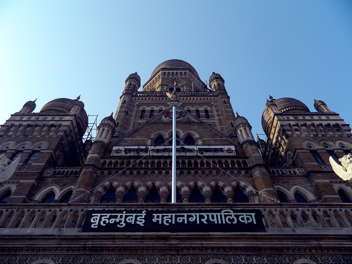qmumbai-khar-slum-dwellers-protest-eco-damage-from-metro-shed
