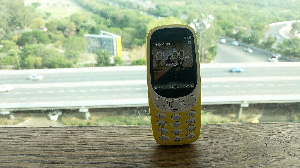 Nokia 3310 Review: Who Wants a Feature Phone in 2017?