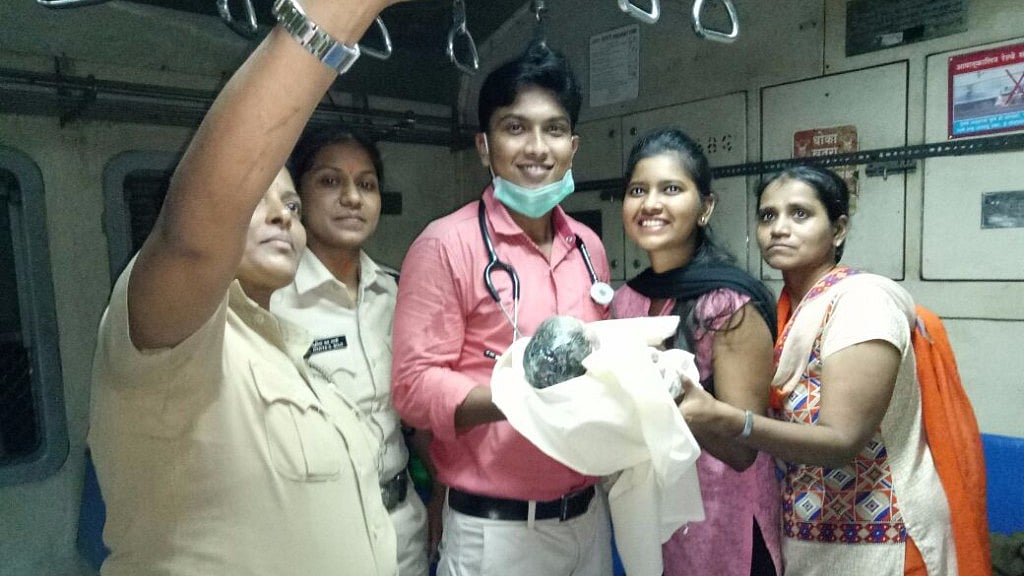 Woman Delivers Baby in Mumbai Local Train; Both Mother, Baby Safe