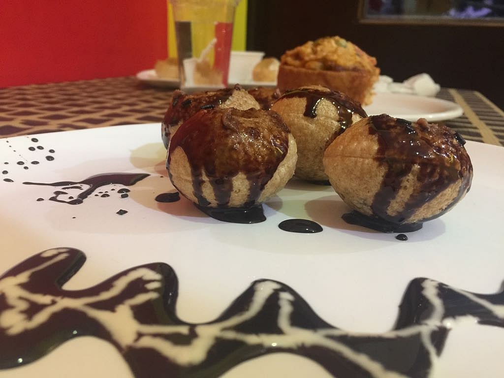 Chocolate & Chicken in a Phuchka? Try It at This Kolkata Eatery