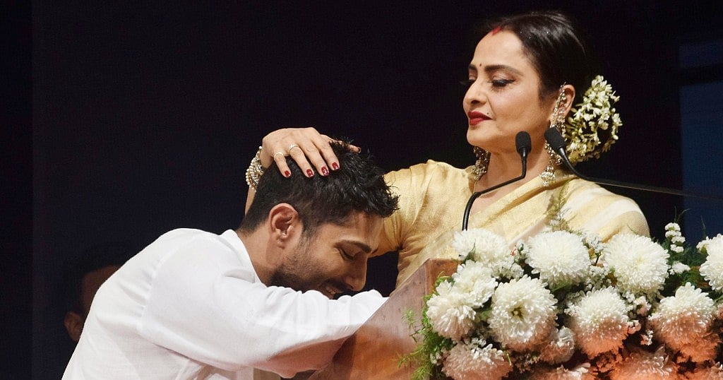 Rekha Blesses Smita Patil’s Son Prateik Babbar at Award Ceremony