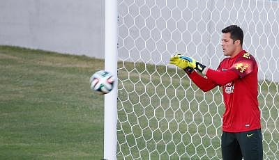 Former Brazil goalkeeper Cesar returns to Flamengo