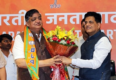 Naresh Agrawal joins BJP, takes dig at SP, Jaya