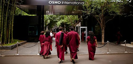 All You Need to Know About Osho, Bhagwan Shree Rajneesh in ‘Wild Wild ...