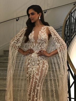 Sheer: A daring trend that moves away from standard glamour