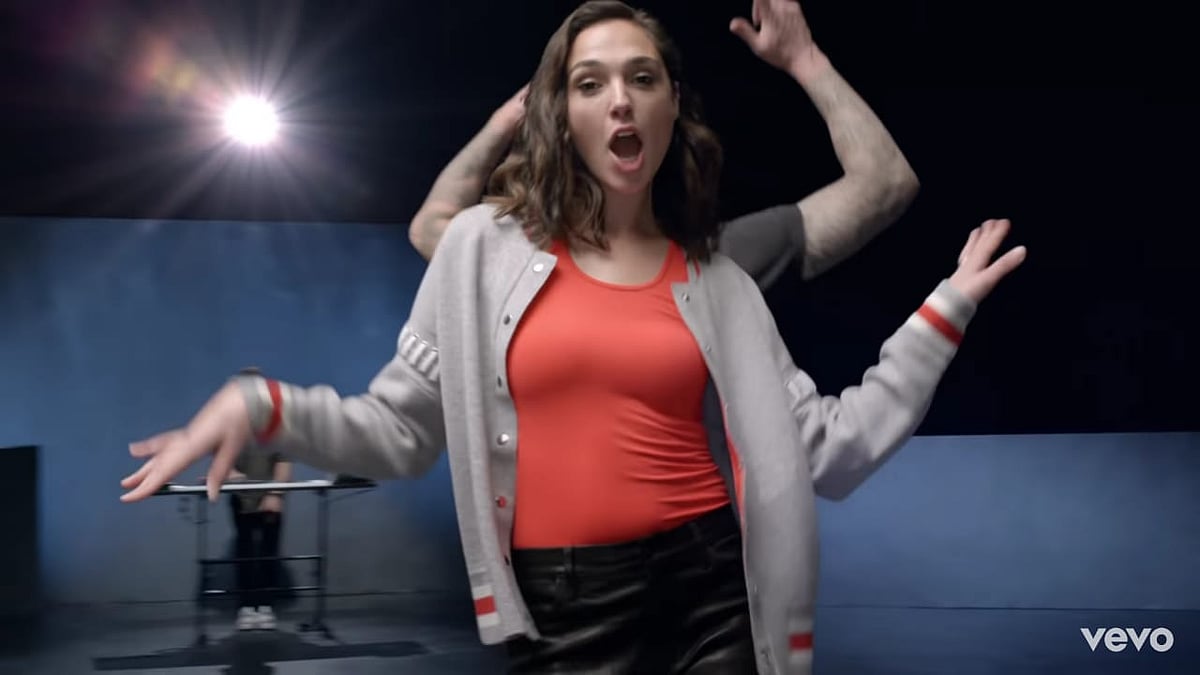 Who are the 26 Women in Maroon 5’s Girls like You