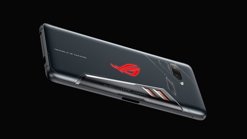 Asus ROG Phone Packs in Heavy Specs To Woo Serious Gamers