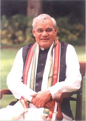 Vajpayee critical, remains on life support