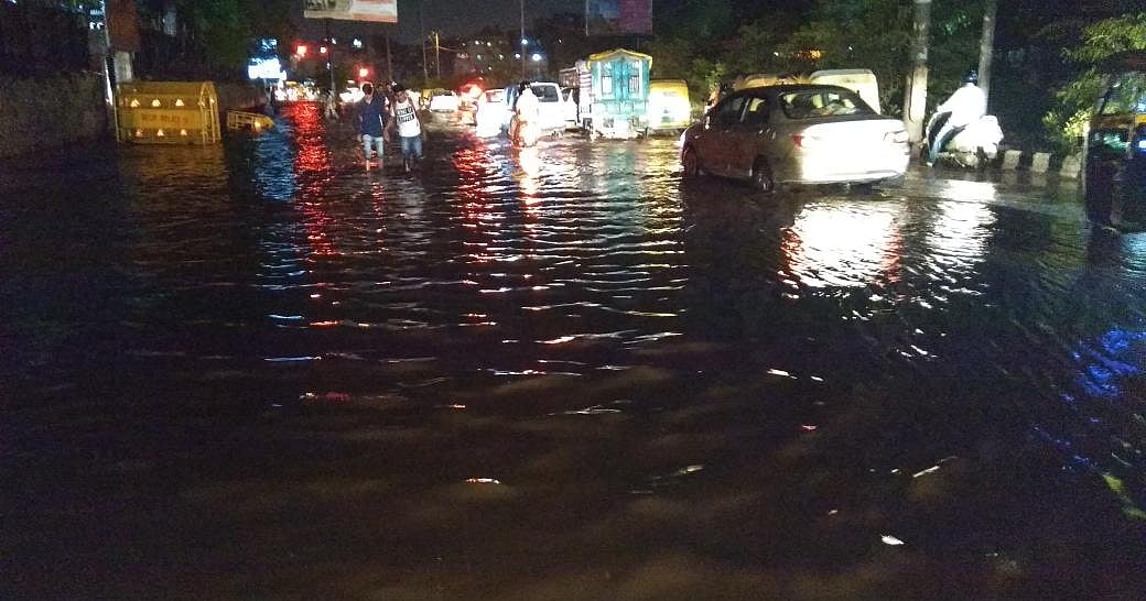 Delhi Rains: 17 Flights Delayed, Traffic at a Standstill