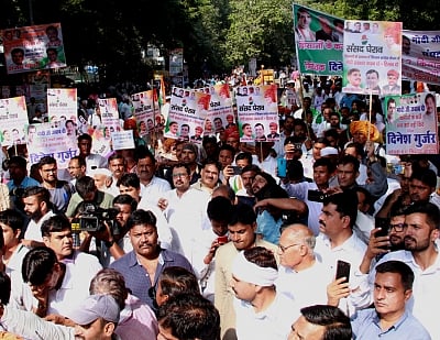 Kisan Khet Mazdoor Congress holds protest